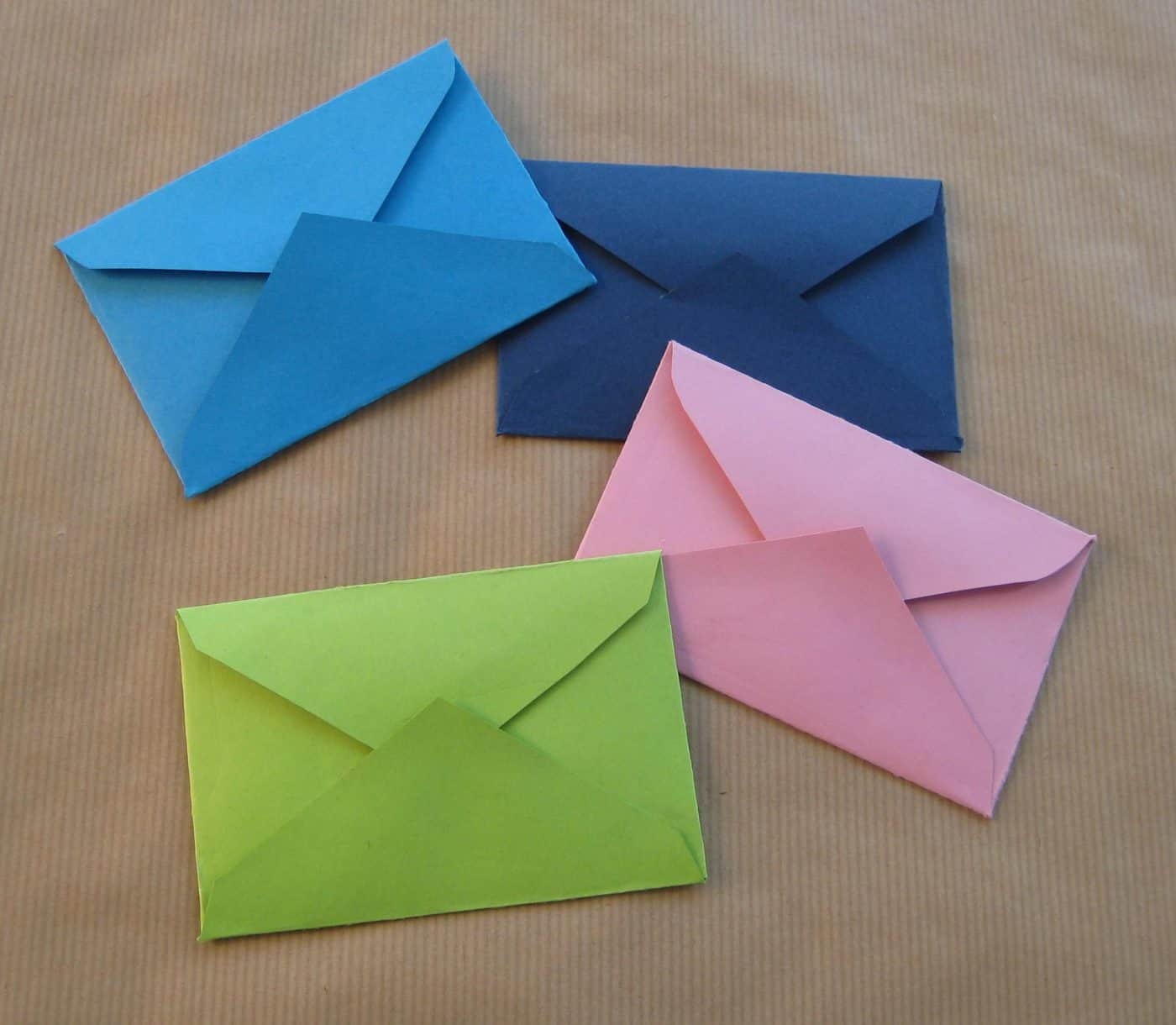 Cómo hacer sobres de papel
